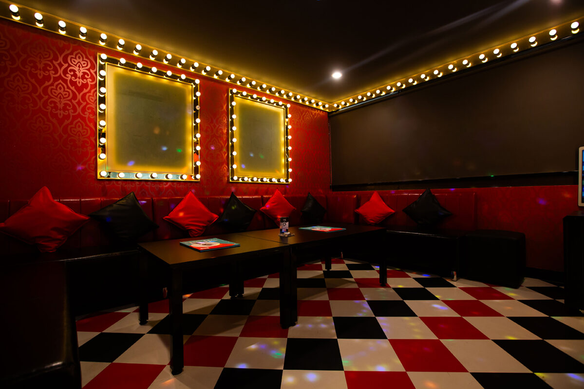 Room Rate – R&B Karaoke